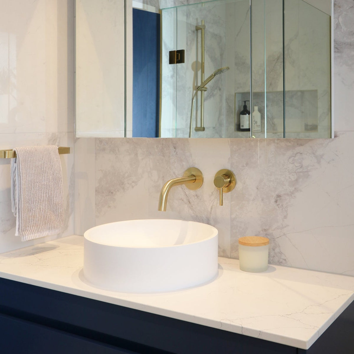 WATERWARE SCARAB WALL MOUNT BASIN & BATH MIXER BRUSHED BRASS - 2 COLOU ...